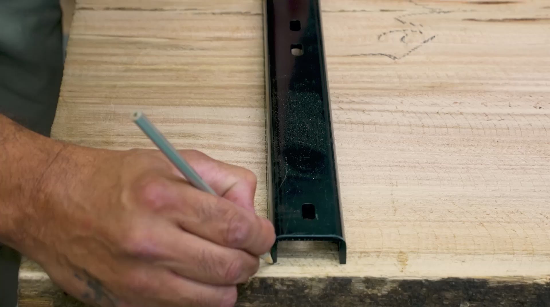 C-Channel Installation – Australian Hardwood Company